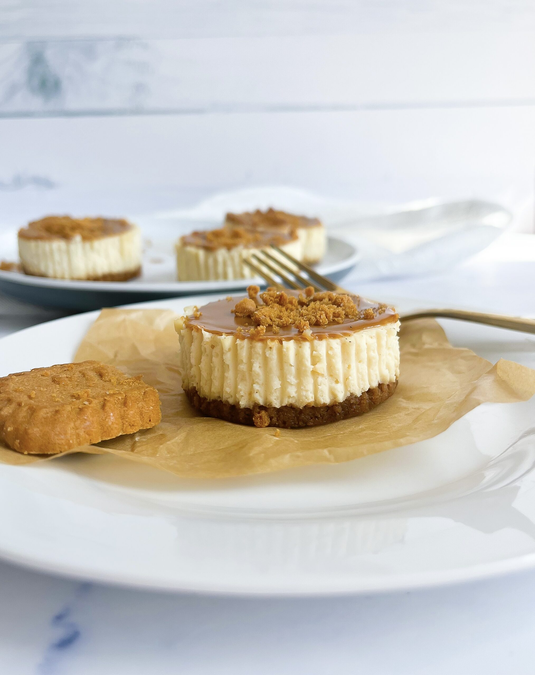 Mini Biscoff Cheesecakes - Eliya Eats