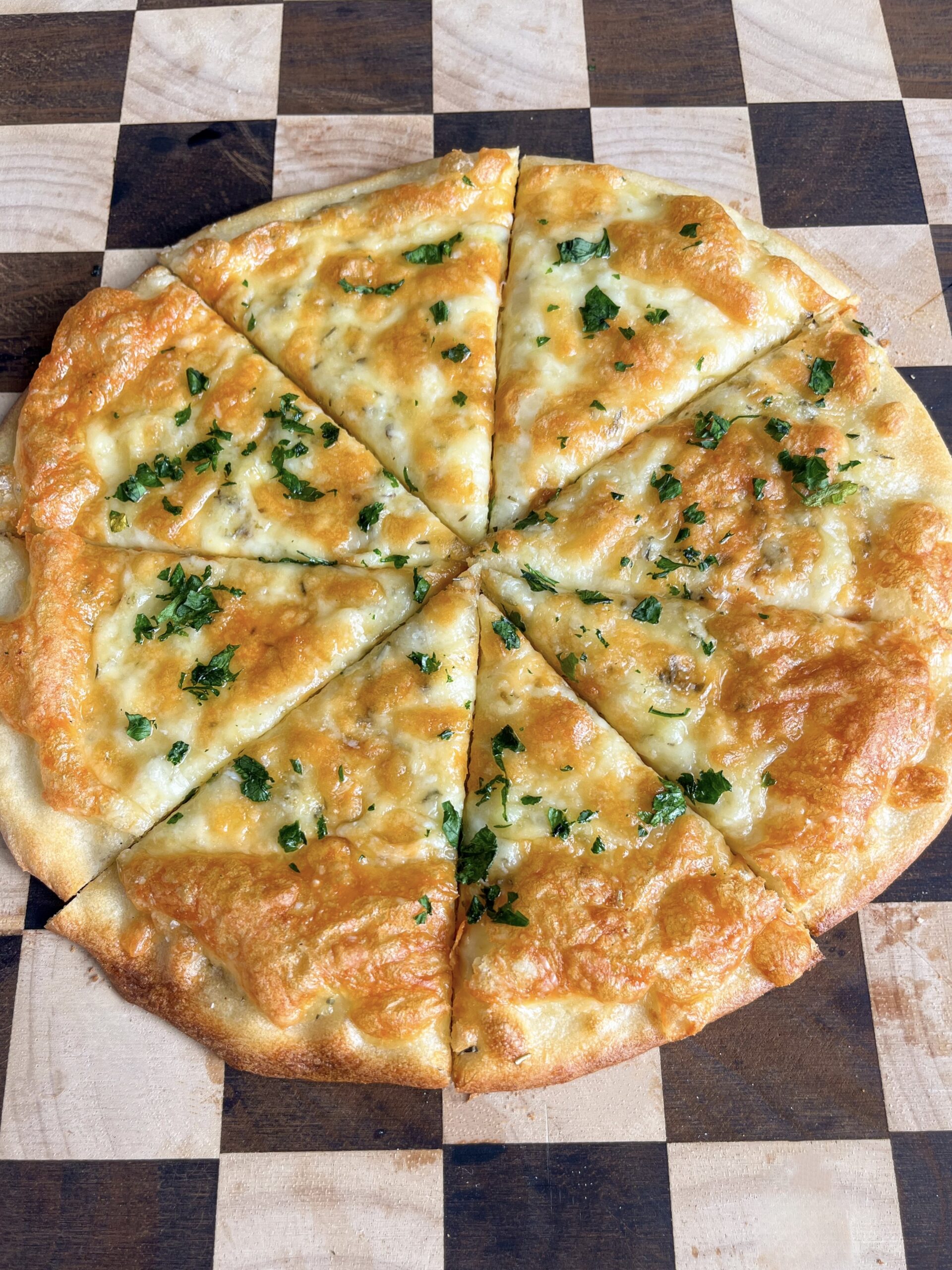 High Protein Cheesy Garlic Pizza- low calorie and over 30g protein ...